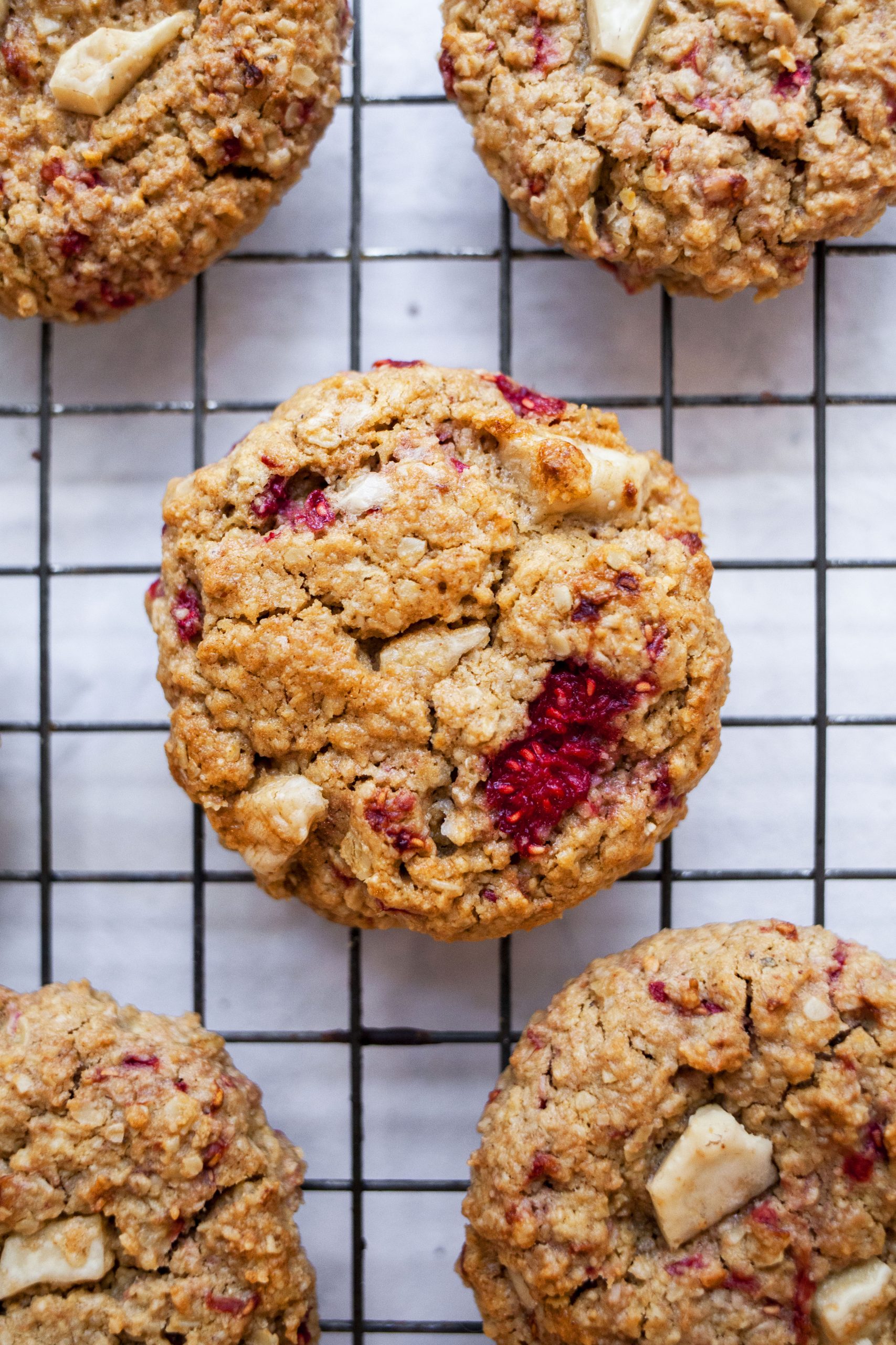 Raspberry and White Chocolate Oat Cookies – Mornflake - Mighty Oats