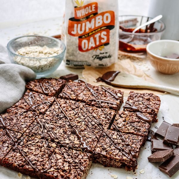 Easy Chocolate Flapjack – Mornflake - Mighty Oats